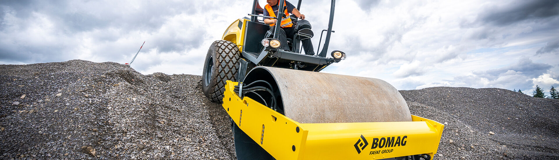Single drum roller BW 145 D-5 PL for soil compaction | BOMAG